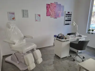 HH nails salon - Бургас | Актуална информация, работно време и контакти