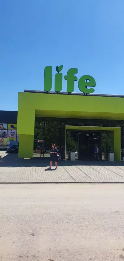 Life - Червен бряг | Актуална информация, работно време и контакти